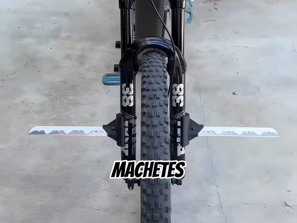 Skurriles Bike-Gadget: Die Machete fürs Mountainbike ist da